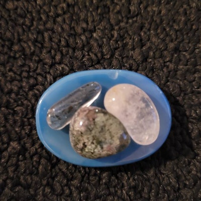 BLUE ONYX Worry Stone Natural Stone Hand Carved Gemstone Worry Stone - Etsy