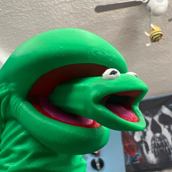 Xenokermit Bust: Alien Xenomorph Kermit Mashup - Etsy