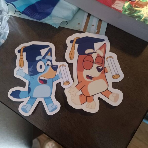 Bluey Graduation Sticker – Bluey With Cap and Certificate – Class of ...