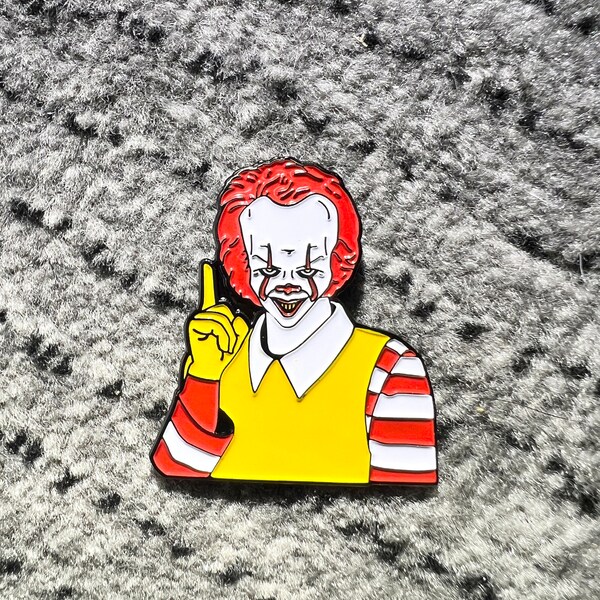 THE CONJURING ANNABELLE Face Enamel Metal Pin Badge - Etsy