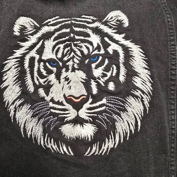 Realistic Tiger Head Embroidery Design - Lifelike Animal Face Pattern ...