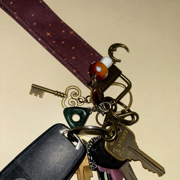 Vintage Halloween Inspired Keychain Wristlet Key Fob Alt/goth Lanyard ...