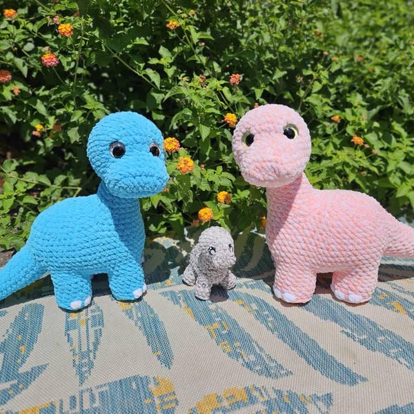 Mama & Mini Brontosaurus Crochet Pattern – Low Sew Dinosaur Amigurumi ...