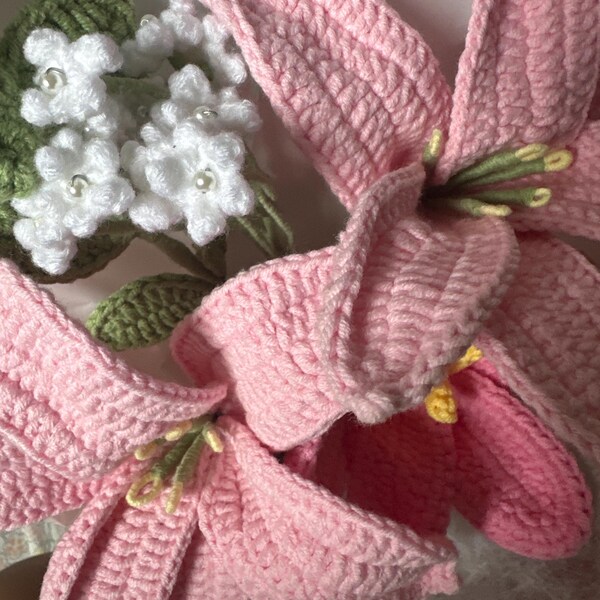 Chunky Yarn Rose Bouquet Crochet Pattern – Handmade Flower Amigurumi ...