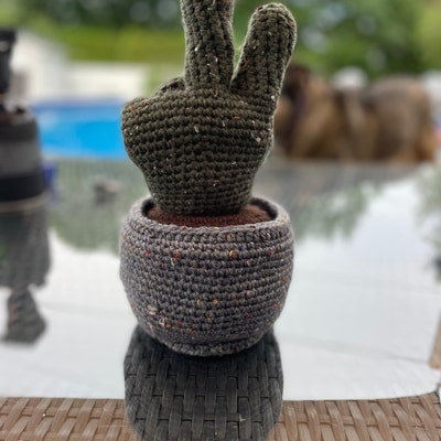 Cactus Hand CROCHET PATTERN / Amigurumi Cactus PDF English - Etsy Australia