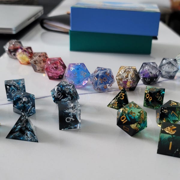 Sublime Blight - Green and Black Smoke Handmade Resin Sharp Edge Dnd ...