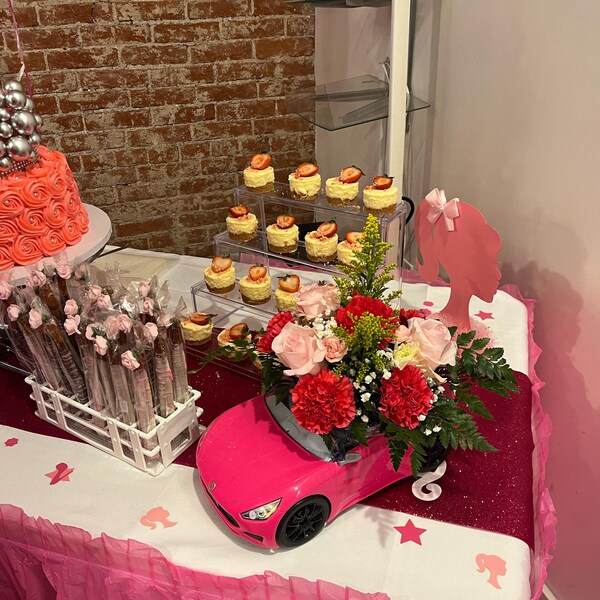 Set of 10 Cardstock Shoe Favors. It's a Girl / It's a Boy Baby Favor ...