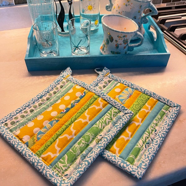 Set of Two Quilted Patchwork Potholders Hit Pads Trivet Floral - Etsy