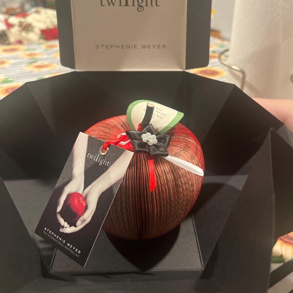 PDF Tutorial and Pattern - Book Art Rabbit - Paper Cutting - Easter ...