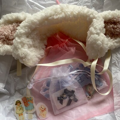 Dainty Deer & Bow Chain Necklace - Etsy