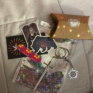 RED Uno Reverse Card Keychain - Etsy