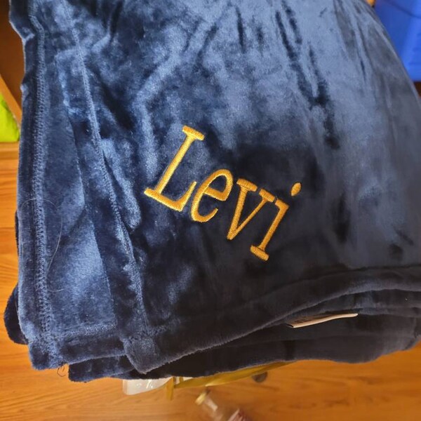 Personalized Custom Soft Blanket With SERIF BLOCK Name - 9 Colors to ...