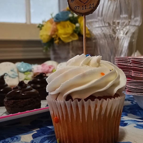 Rustic Wedding Cupcake Toppers, Custom Initials & Date - Etsy