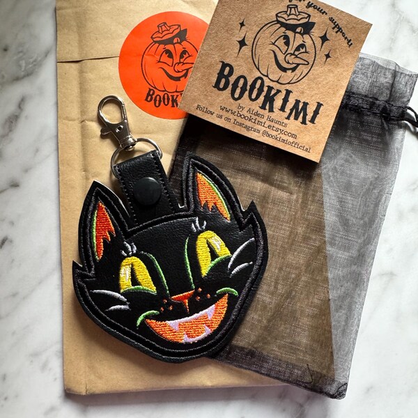 Vintage Halloween Scaredy Black Cat - Embroidered Vinyl Keychain - Etsy