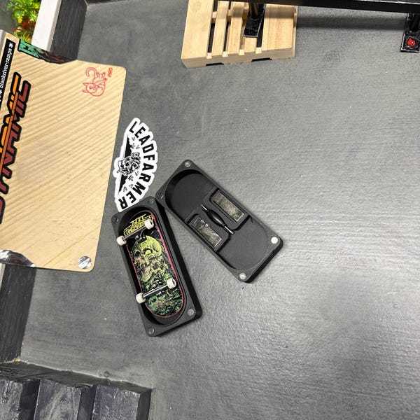 Mini Fingerboard Stand! for Vertical and Horizontal Display - 1 Stand ...