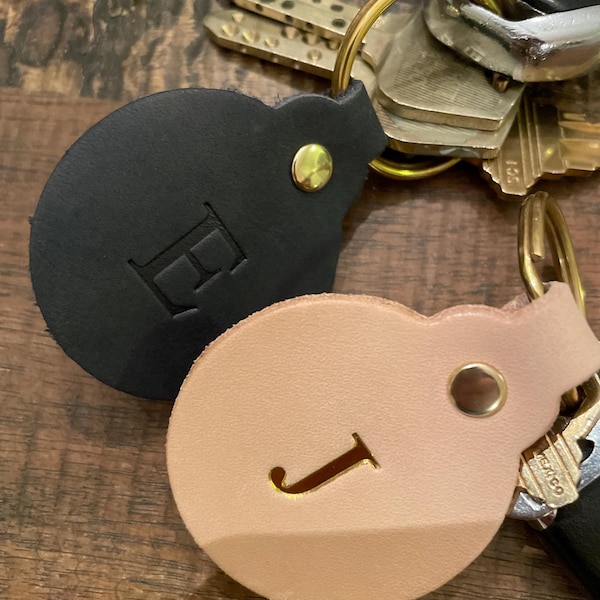 Custom Leather Circle Keychain. Monogrammed Personalized Full Grain ...