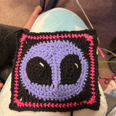 Alien Head Granny Square - Etsy