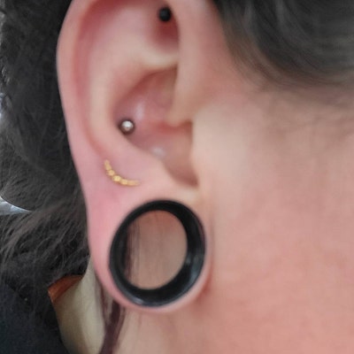 Gold Implant Grade Titanium Curved Beaded Labret for Conch, Flat ...