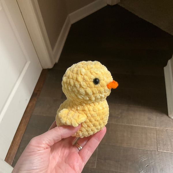 Pocket Duckling Crochet Pattern · Good Luck Duck Amigurumi Tutorial ...