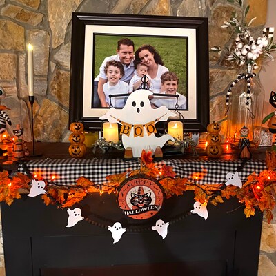 Halloween Felt Ghosts and Black Wood Beads Garland for Fireplace Mantel / Spooky Wall Home Decor ...