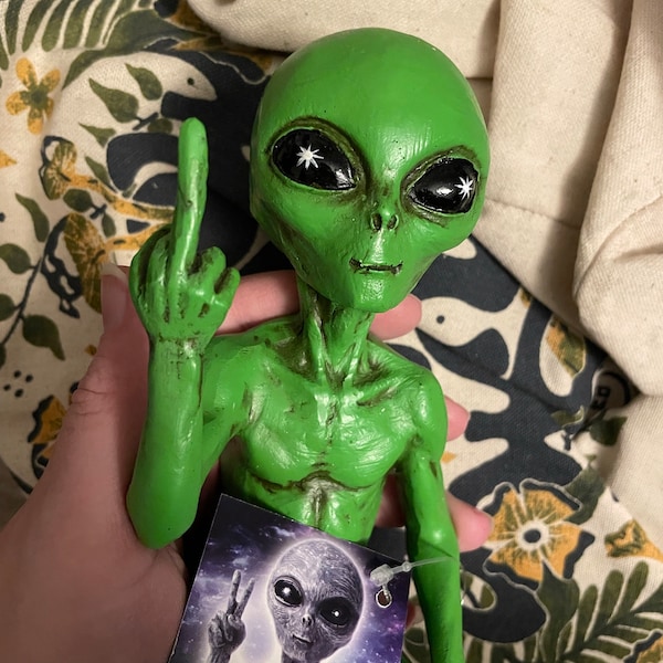 Rude Alien Statue “flipping the Bird” 10″ H Shelf Sitter ...