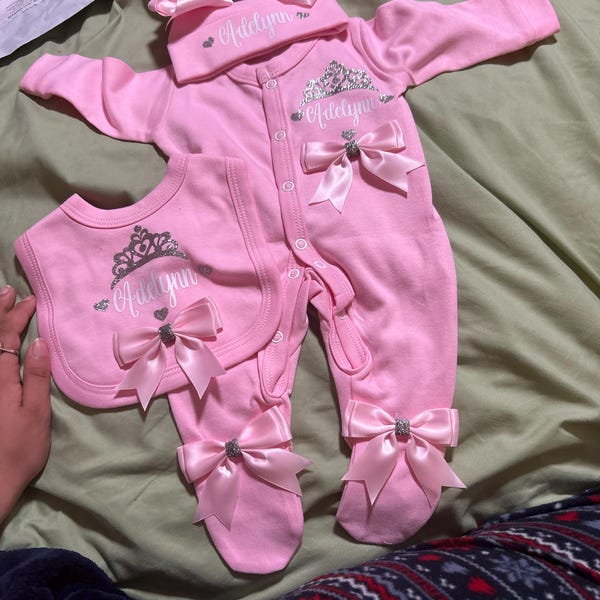 Newborn Baby Girl Homecoming Set, Sleepsuit/babygrow, Mitts, Hat ...