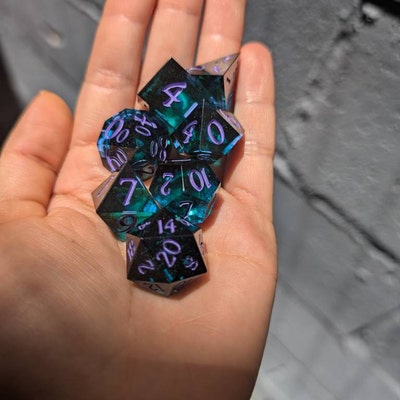 Sossal Frostbite Dice Set for Dnd 7 Piece Sharp Edge Resin Dice Set ...