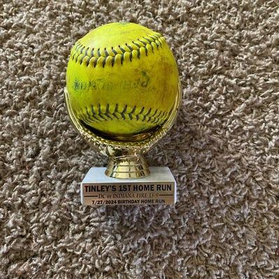 Clear SOFTBALL Display, With Name Plate HOME RUN or Game Ball Display ...