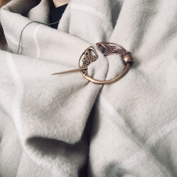 Celtic Omega Fibula With Bronze Knot Pattern - Nordic Horseshoe Fibula ...