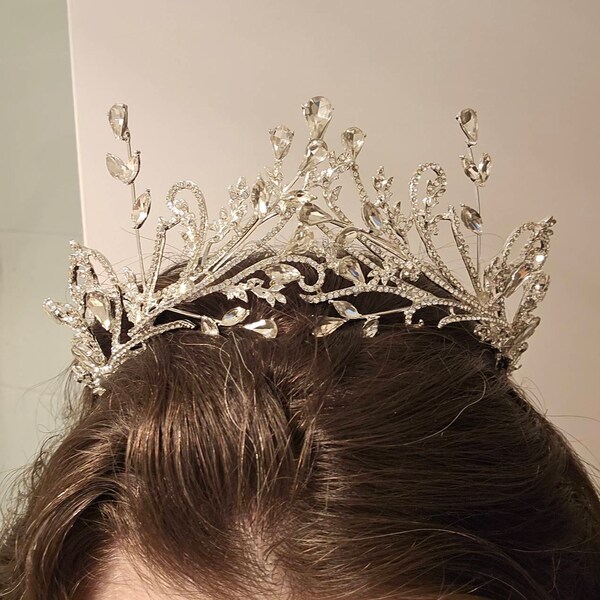Handmade Beautiful Sliver Bridal Party Crown Tiara With Cubic Zirconia ...