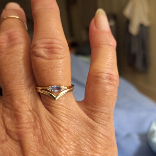 14K Solid Gold V Ring, Dainty Stackable Curved Band, Chevron Wedding ...