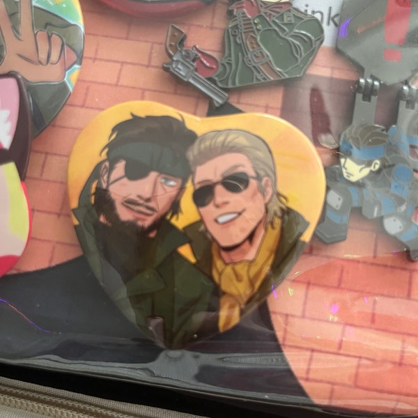 Metal Gear Solid Heart Buttons - Snotacon / Bbkaz - Etsy