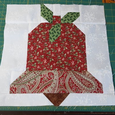 PDF Christmas Quilt Pattern Christmas Bell Quilt Pattern - Etsy