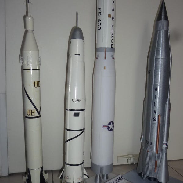 Flash Gordon Zarkov's Rocket Ship Kit Model - Super Quality 330mm 13 ...