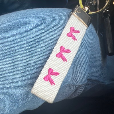 Pink Bow Keychain / Bow Embroidered Keychain / Coquette Bow Embroidery ...