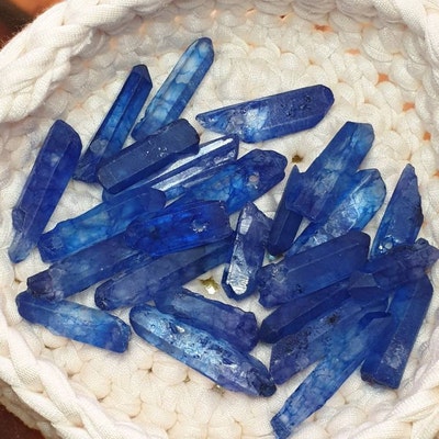 Raw Dark Blue Crystal Points Matte Blue Quartz Points Graduated Quartz ...