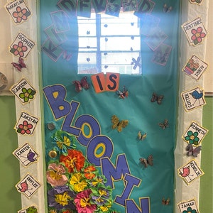 Spring Friends Bulletin Board or Door Decoration - Etsy