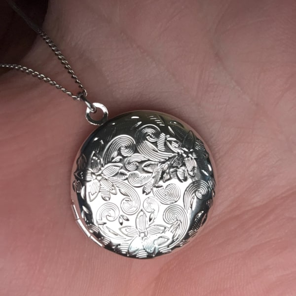 Stainless Steel Silver Round Locket Necklace - Anti-rust Keep Safe ...