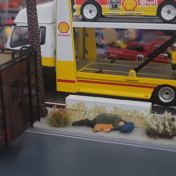 Construction Workers. Diggers / Miners. 1:64 or 1/87 Scale. Miniature ...