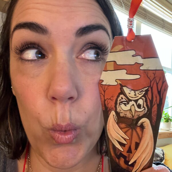 Crow (magenta Background) - Etsy