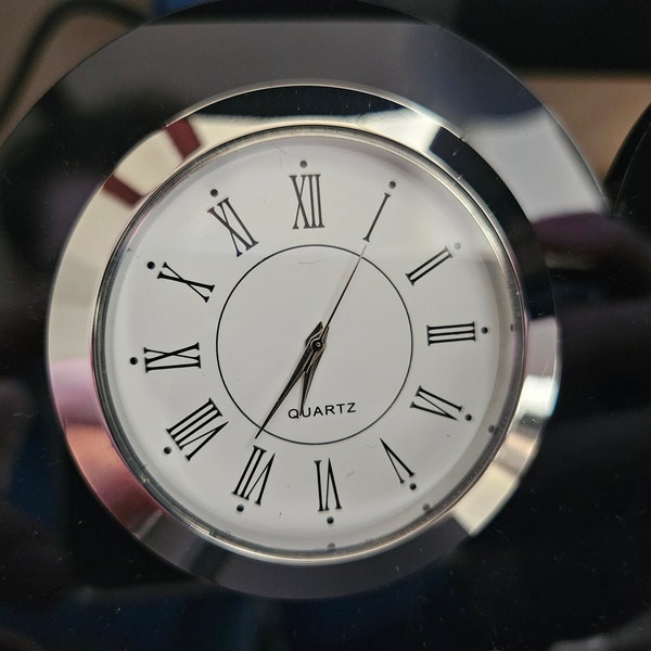 Time Zone Clock. 4 Customizable Zones. Optional Zone Labels. Personal ...