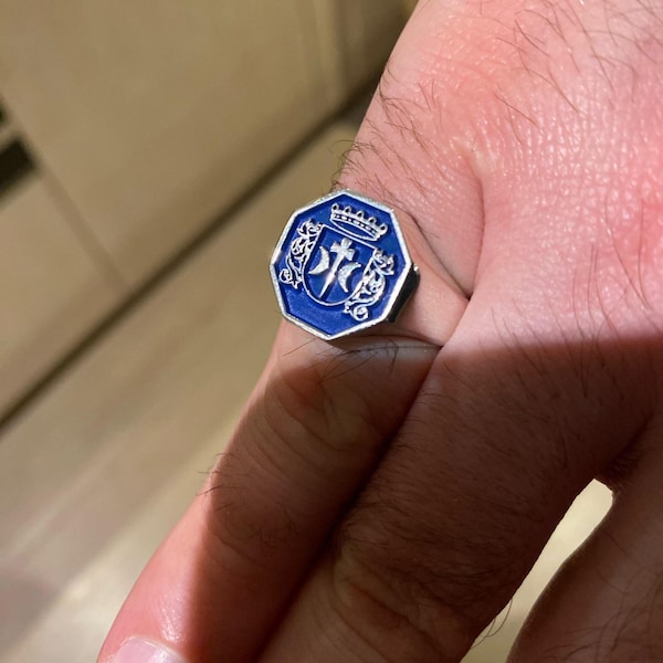 Family Crest & Coat of Arms Signet Ring, Custom Silver Rings for Men ...