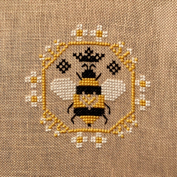 Quirky Quaker Queen Bee - PDF Pattern - Garden Delights - Darling ...