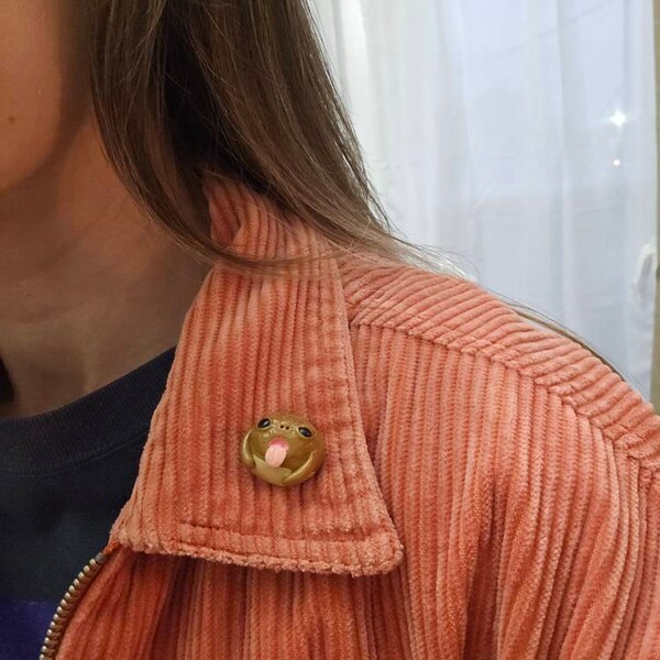 Yawning / Angry / Butt Rain Frog Pins (1 PIN) - Etsy