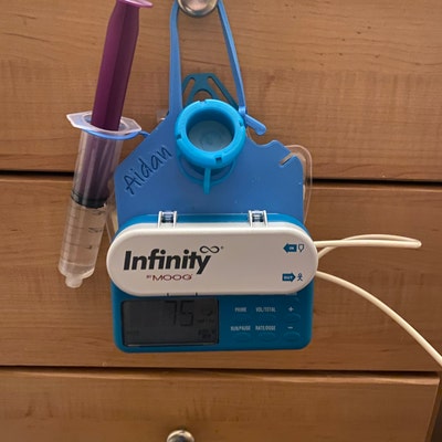 Tubie Hang™ G-tube Feeding Pump Hanger - Etsy