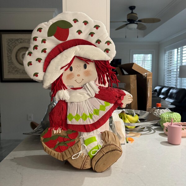 Strawberry Shortcake Girl Piñata - Etsy