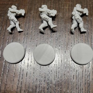 Raven Queen 32mm Scale Alien Miniature RPG Sci Fi Cyberpunk Role ...