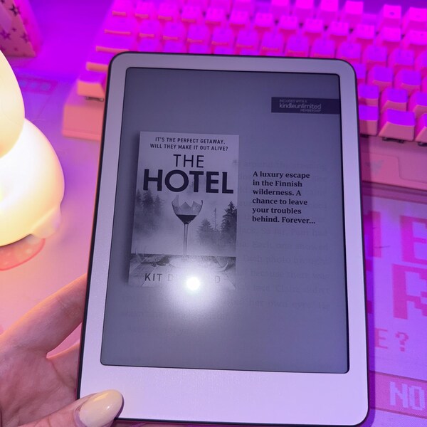 Beige Daisy Kindle Skin | Kindle Paperwhite Skins | Kindle Stickers ...