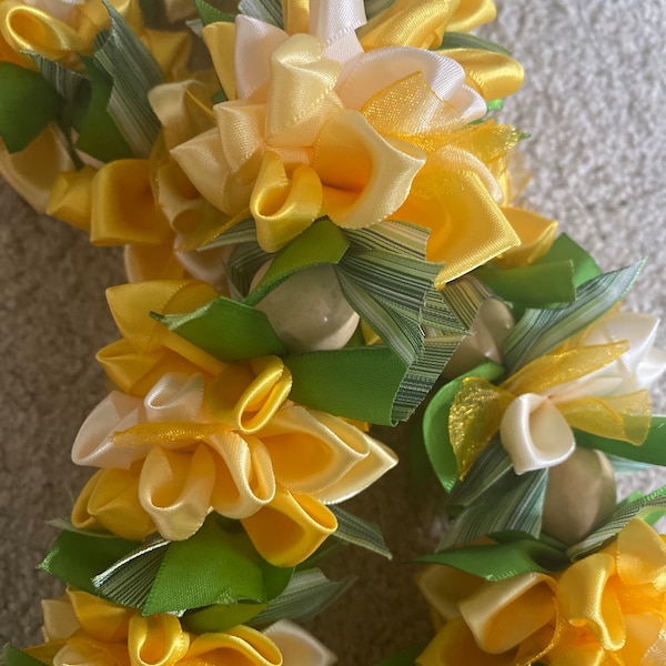 Do It Yourself Ribbons for Beautiful Yellow Hawaiian Flower Ribbon Lei ...