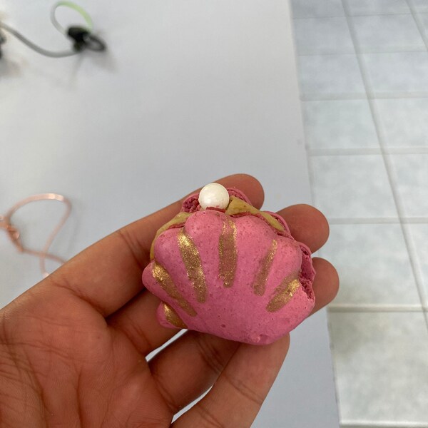 Seashell Macarons 15 or 30 - Choose Your Flavors - Edible Macaroons - French Cookies - Seashell ...